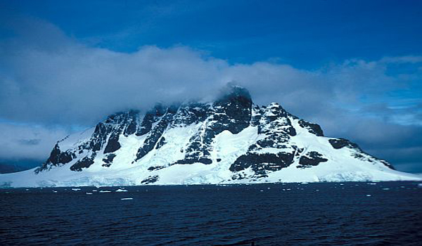 Ghetarii Antarcticii se topesc cu 20 de ori mai repede decat in trecut
