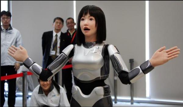 Primul robot fotomodel