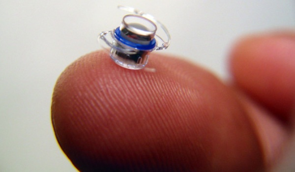 Telescopul ocular implantabil