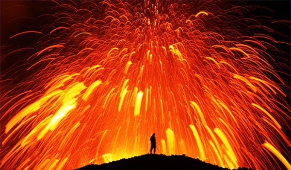 Vulcanul islandez, monstrul care sufoca Europa intr-un spectacol unic ...