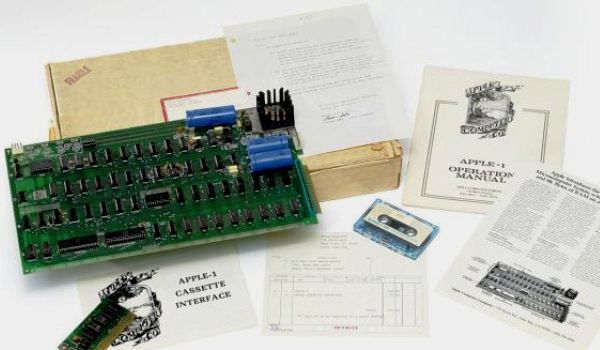 Primul computer Apple va fi vandut la licitatie