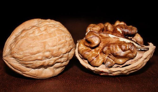 Super-alimentul anului: nucile