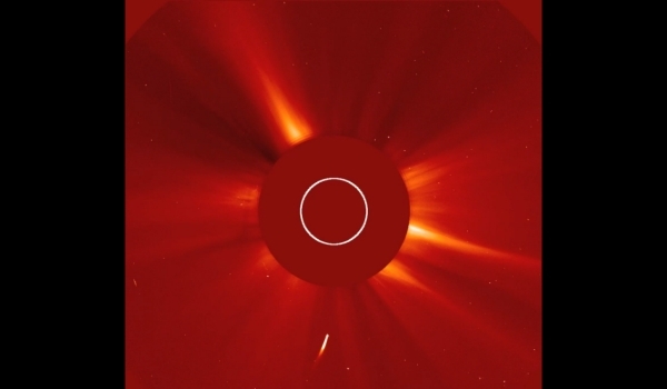 NASA a filmat impactul dintre o cometă şi Soare! (VIDEO)