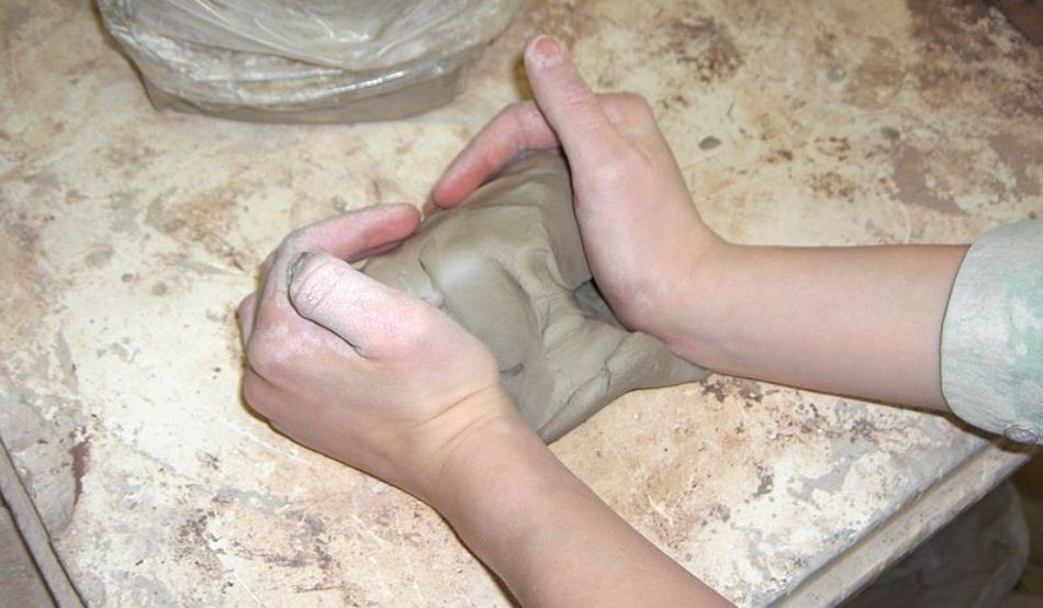 Curs de modelaj în lut – organizat de Fundaţia Calea Victoriei