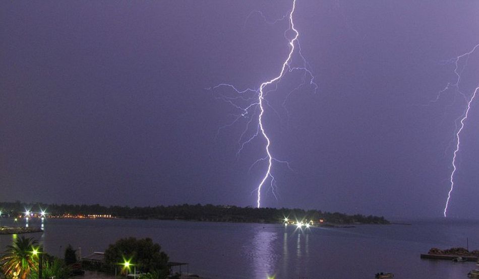 Fulgerele vor putea fi ghidate de fascicule laser