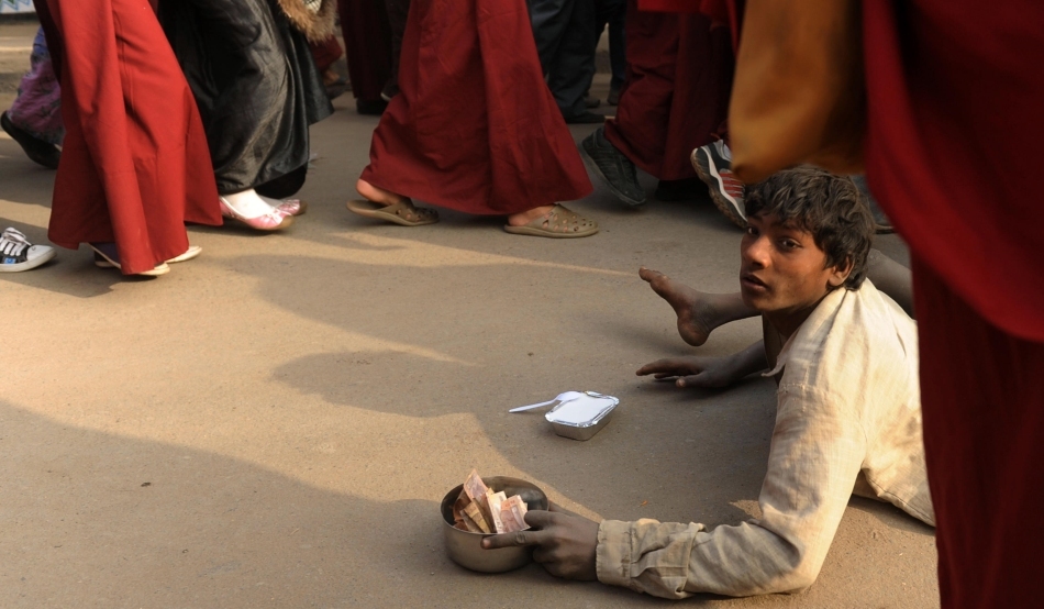Un cerşetor din India „muncea” cu 4.000 dolari în buzunare