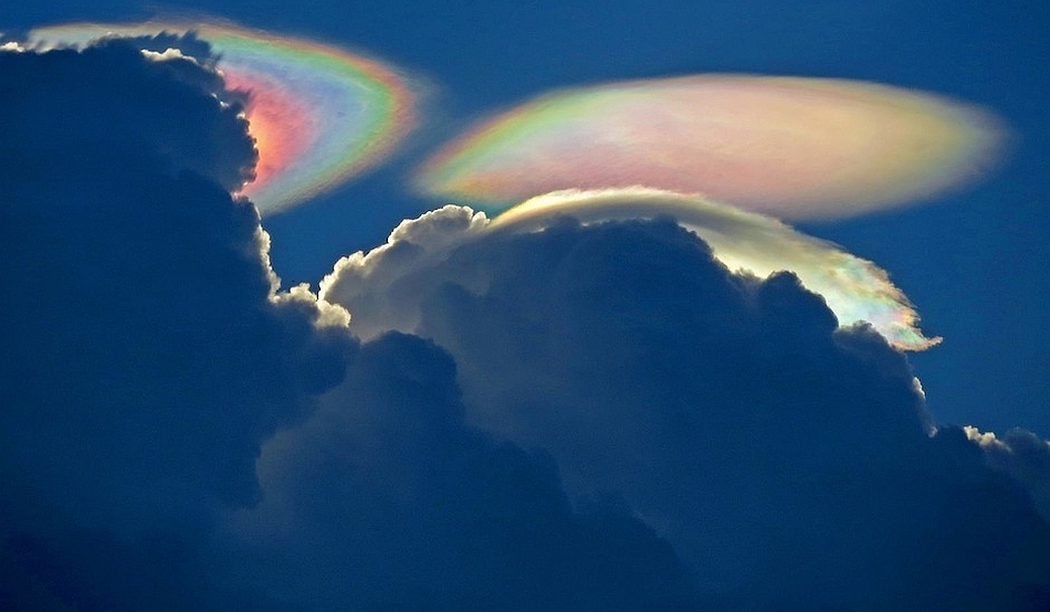 A fost fotografiat „curcubeul de foc”, un fenomen meteo extrem de rar ...