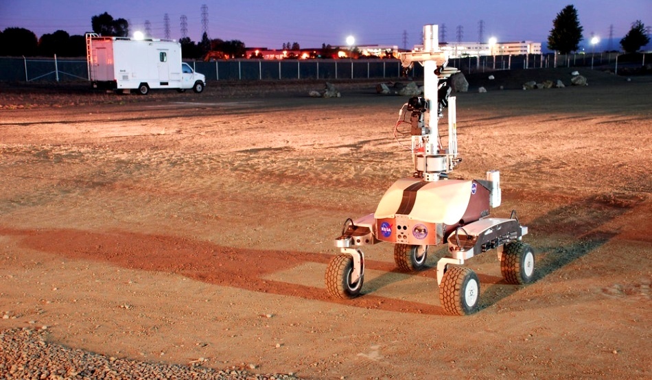 Premieră absolută: un robot de pe Pământ a fost manevrat din spaţiu ...