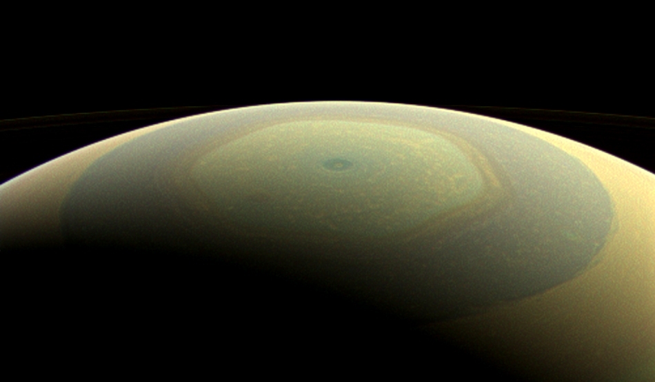 Saturn şi sateliţii săi: noi imagini extraordinare dezvăluite de NASA ...