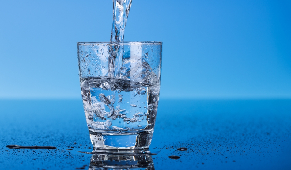 Un inventator ştie cum să scoată apă din aer. Proiectul care ar putea ...