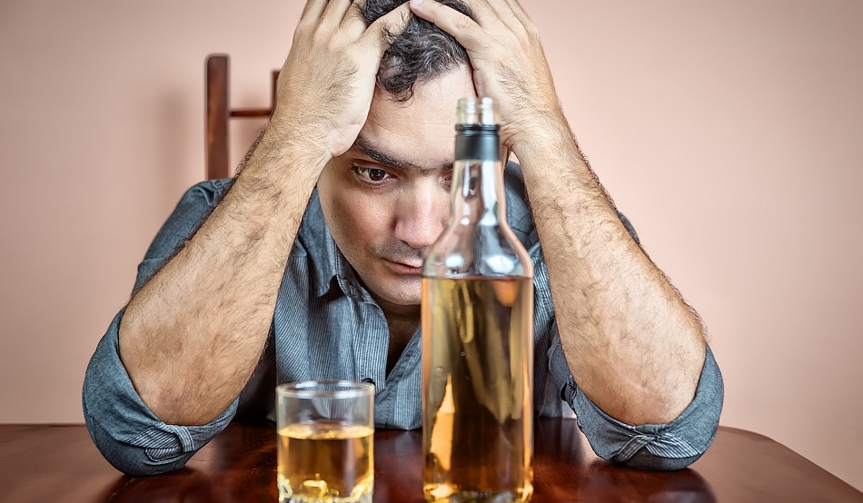 Probleme cu alcoolul? Cele două întrebări care arată dacă eşti sau ...