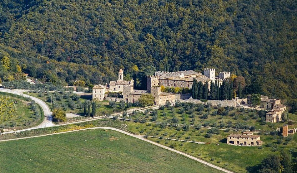 Un castel medieval din Toscana, fostă reşedinţă papală, pus în vânzare ...