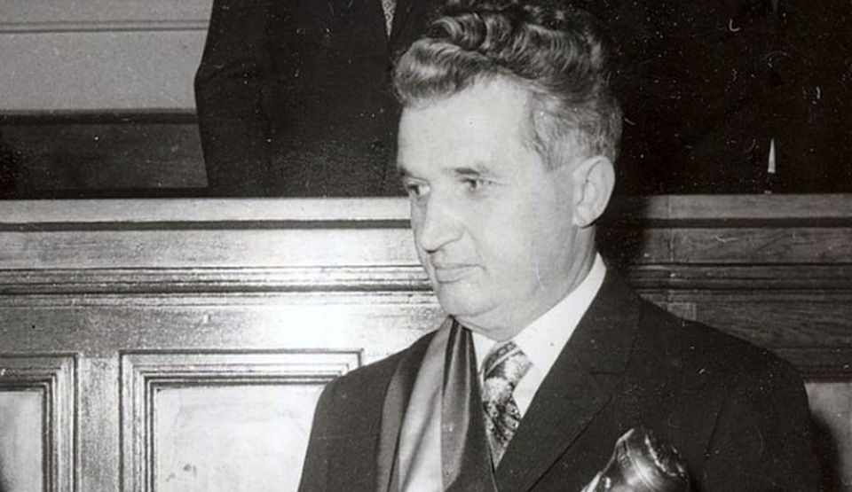 Carnetul de partid al dictatorului Nicolae Ceauşescu va fi donat unui muzeu