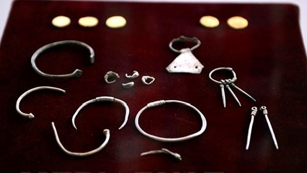 18 obiecte de podoabă dacice rare, de o valoare excepţională ...
