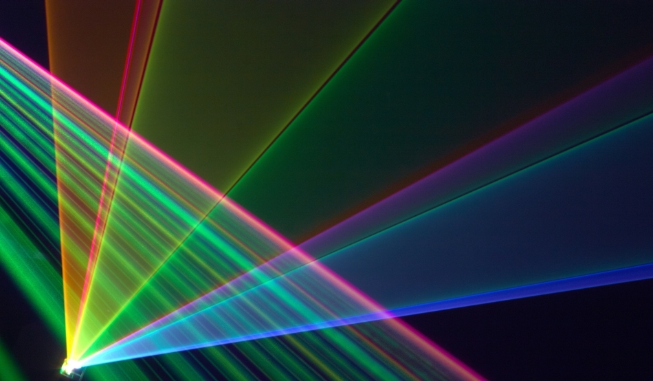 Cercetătorii au creat primul laser cu lumina albă