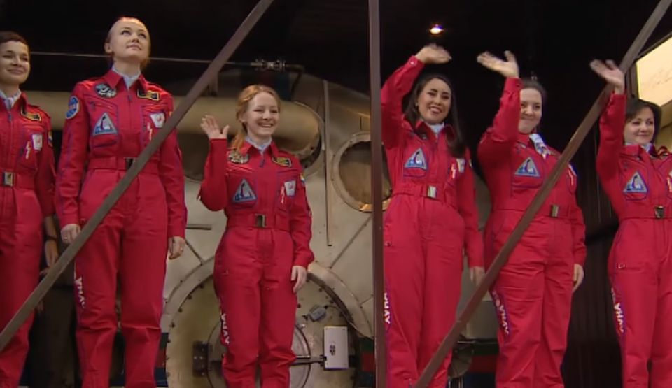 Şase rusoaice tinere sunt trimise în cosmos pentru un experiment inedit ...