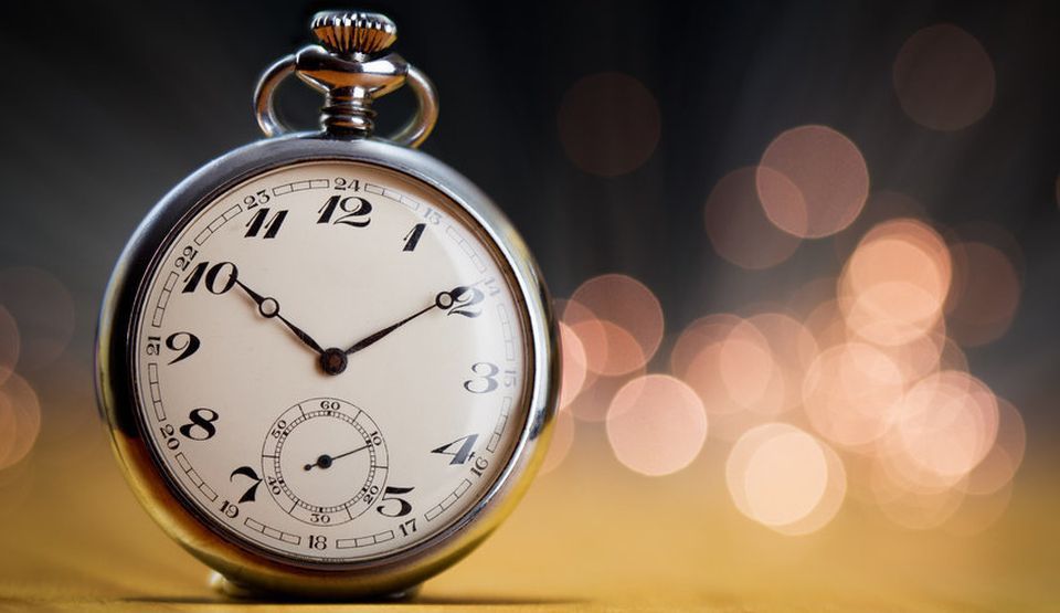 Motivul pentru care TIMPUL curge întotdeauna înainte. O cercetătoare ...