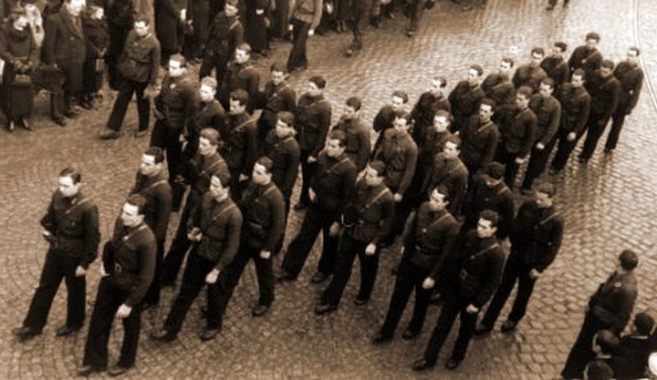 Fascismul în Balcani, comparaţie între ''Legiunea Arhanghelului Mihail ...