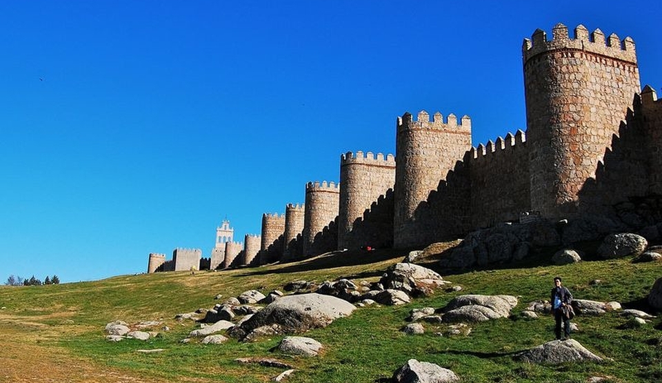 Zidurile antice din Avila, unul dintre cele mai spectaculoase monumente ...