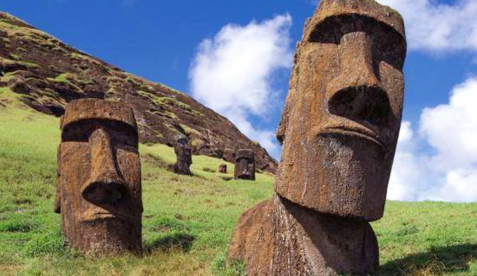 Ce se ascunde sub celebrele statui de pe Insula Paştelui, care intrigă ...