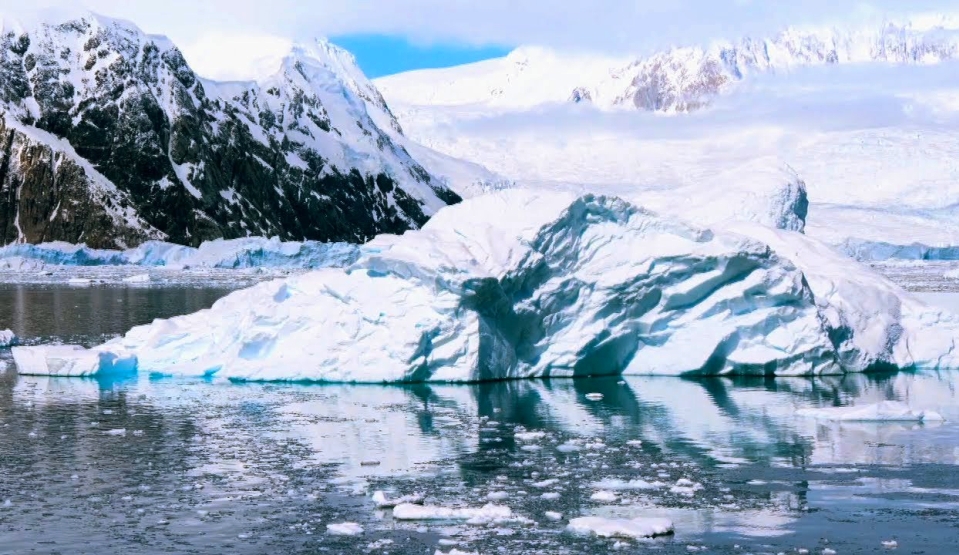 Descoperire impresionantă sub gheaţa din Antarctica - FOTO+VIDEO