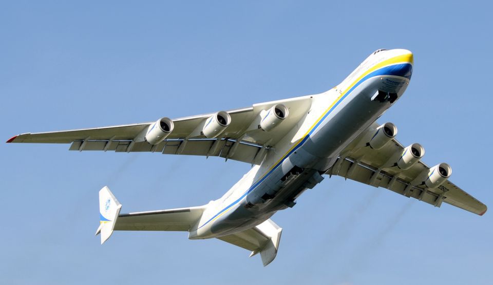 Cel mai mare avion construit vreodată a plecat într-o misiune istorică ...