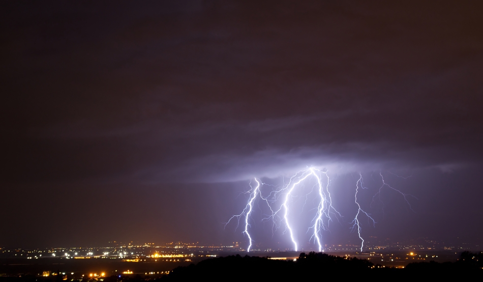 În Bangladesh, fulgerele au ucis cel puţin 50 de persoane în doar două zile