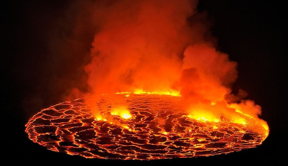 5 dintre cele mai impresionante lacuri cu lavă din lume - FOTO