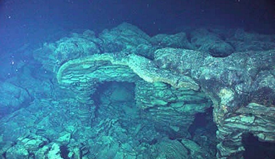 Erupţiile spectaculoase ale unui important vulcan subacvatic, prezise ...