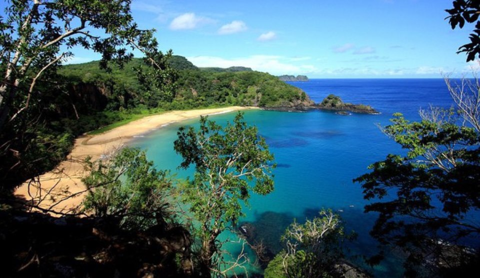 TOP 10 cele mai frumoase plaje unde vă puteţi petrece vacanţa - FOTO