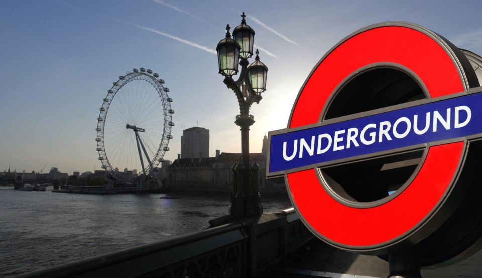 Primul ''metrou plutitor'' din Europa. Va avea o viteză de 534 km/h ...