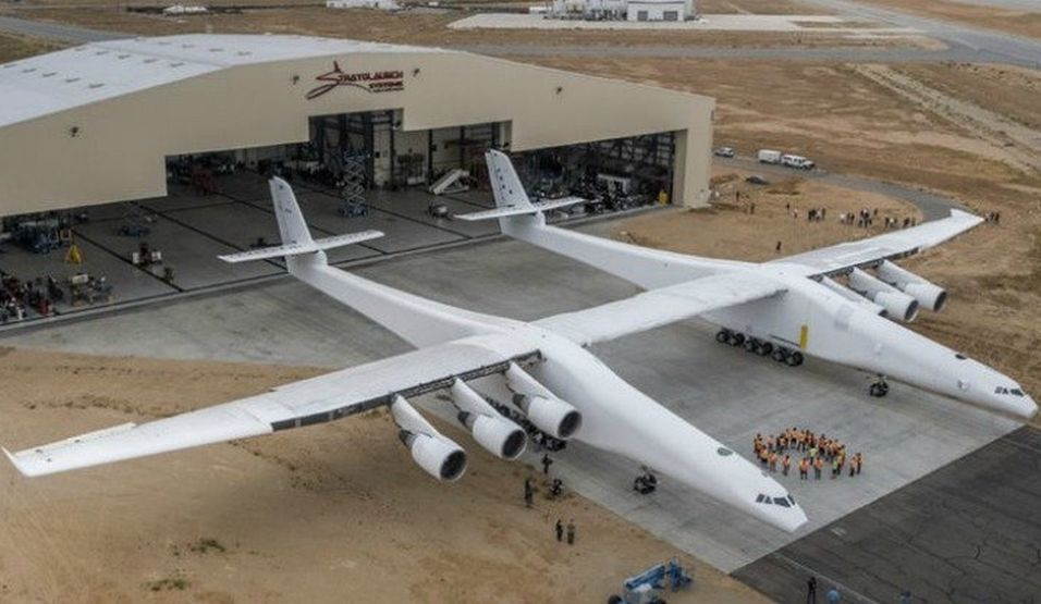 Primele imagini cu cel mai mare avion din lume. Nu va fi utilizat ...
