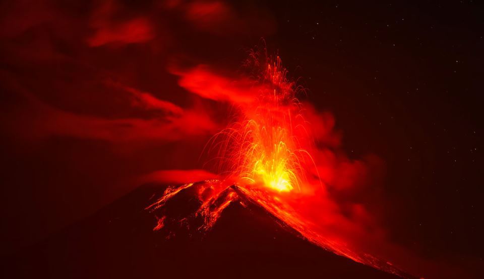 Erupţiile vulcanice vaste de acum 200 de milioane de ani au avantajat ... Erupţiile vulcanice vaste de acum 200 de milioane de ani au avantajat ...