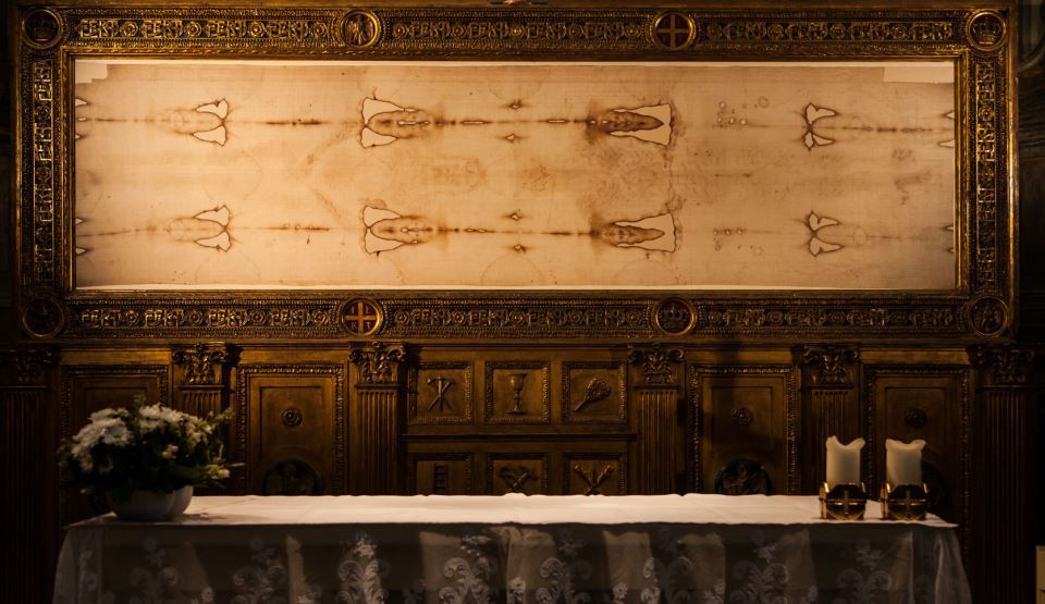 Giulgiul din Torino relevă un detaliu important: sângele de pe el ...