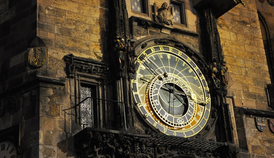 Ceasul astronomic din Praga a fost oprit pentru şase luni pentru ...