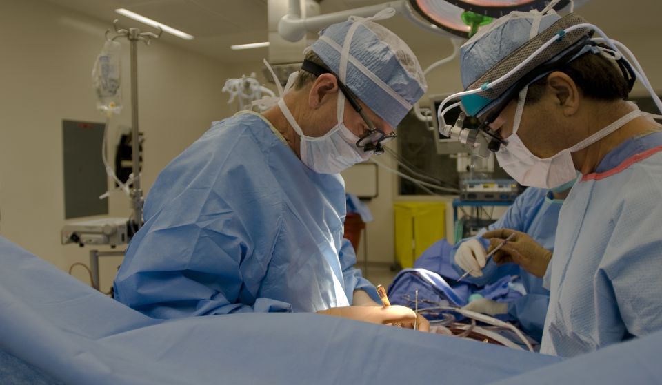 Medicii de la C.I. Parhon din Iaşi au efectuat o intervenţie ...