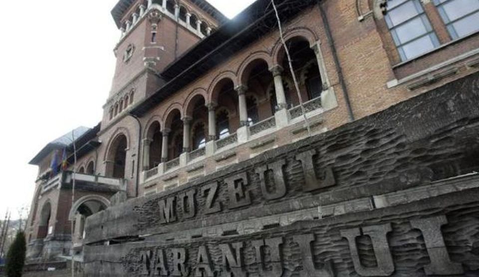 Conferinţă la Muzeul Ţăranului Român din Bucureşti: despre corp, gen şi ...