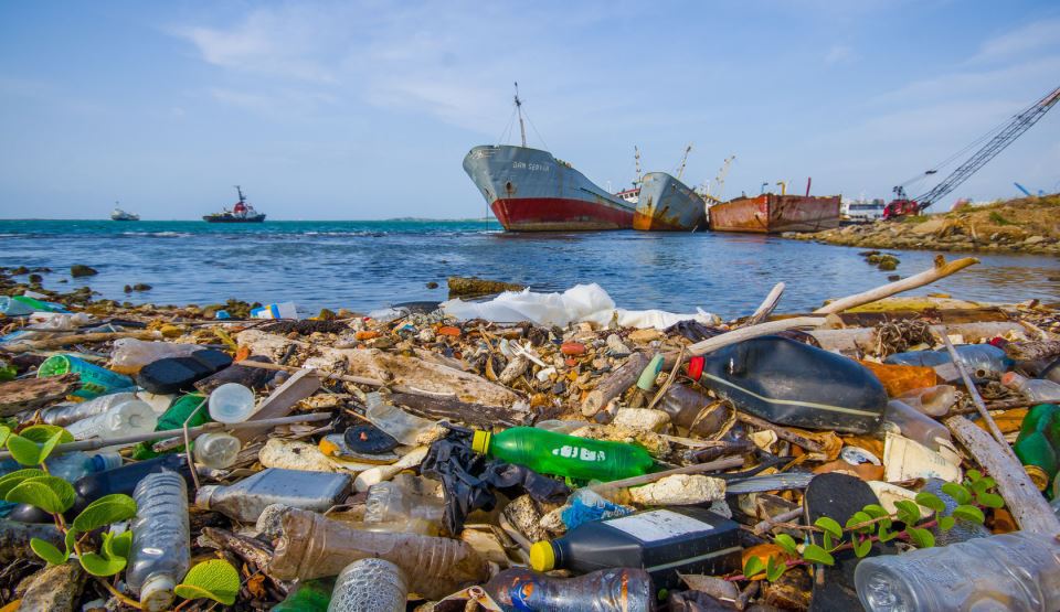90% din deşeurile din plastic ce poluează oceanele provin din doar 10 ...
