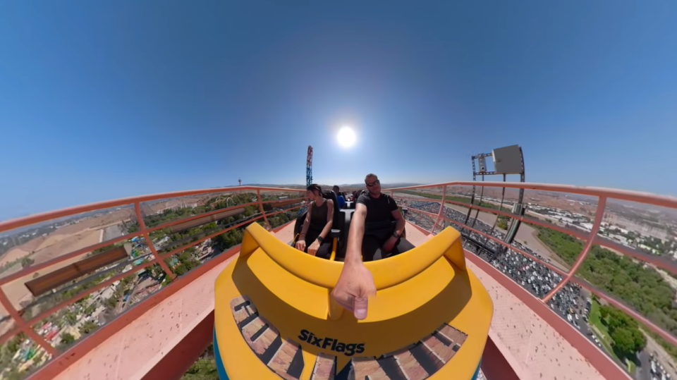Cum arată cel mai „periculos” rollercoaster din lume filmat cu o camera 360