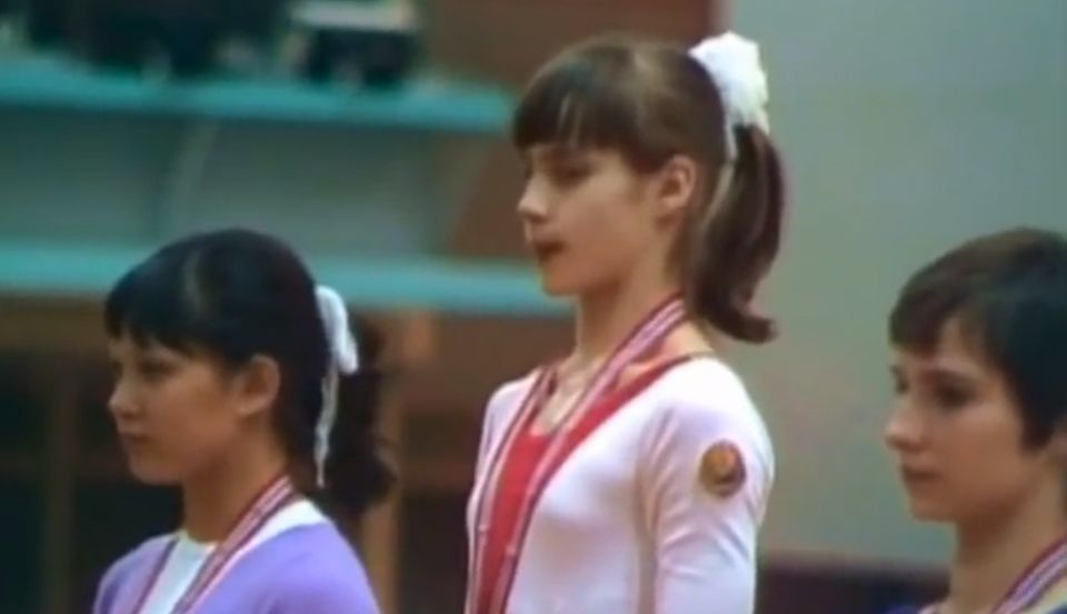 Momentul în care Nadia Comăneci a devenit campioană absolută şi „Atleta ...