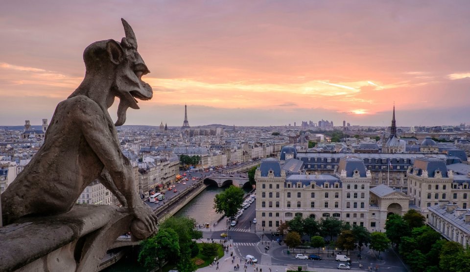 Legendele din spatele garguilor de pe Notre Dame. Ce trebuie ştiut ...