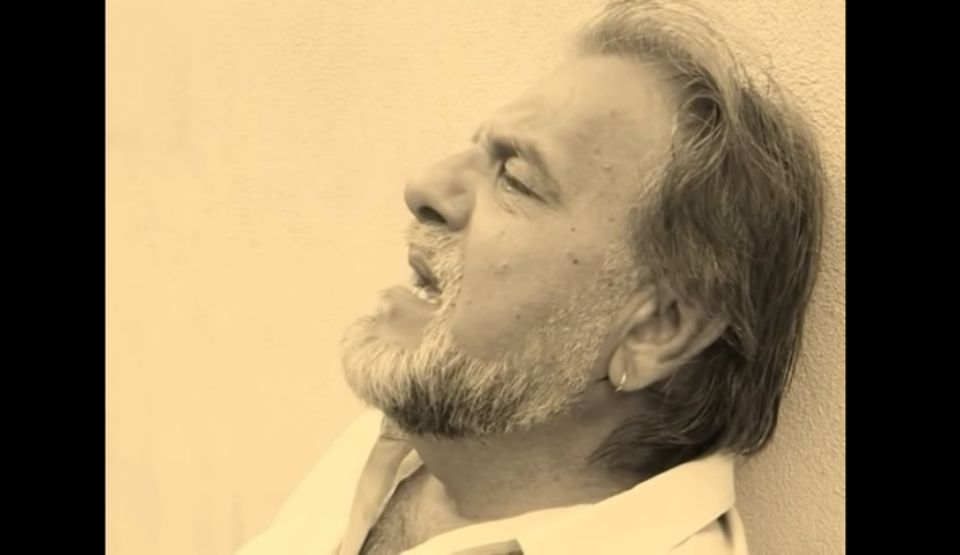 Adrian Berinde, cunoscutul cântăreţ de muzică folk, a decedat la vârsta ...