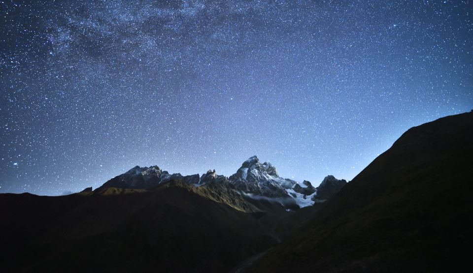 Cum a intervenit energia întunecată în formarea Universului şi cum ...