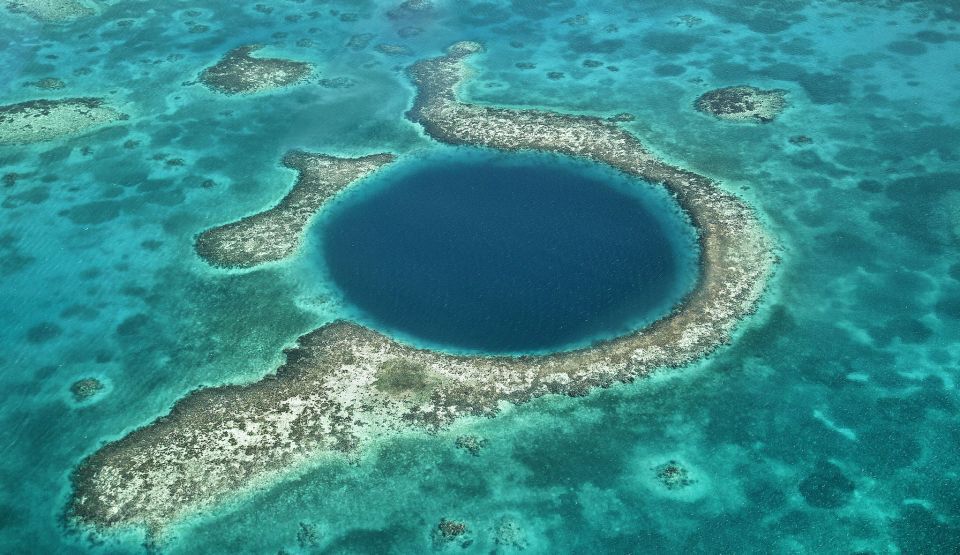 Descoperire incredibilă pe fundul Marii Găuri Albastre din Belize