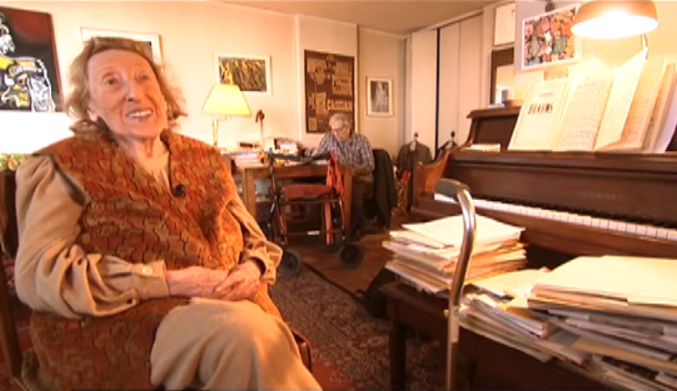 Documentarul ”Distanţa dintre mine şi mine” cu şi despre poeta Nina ...