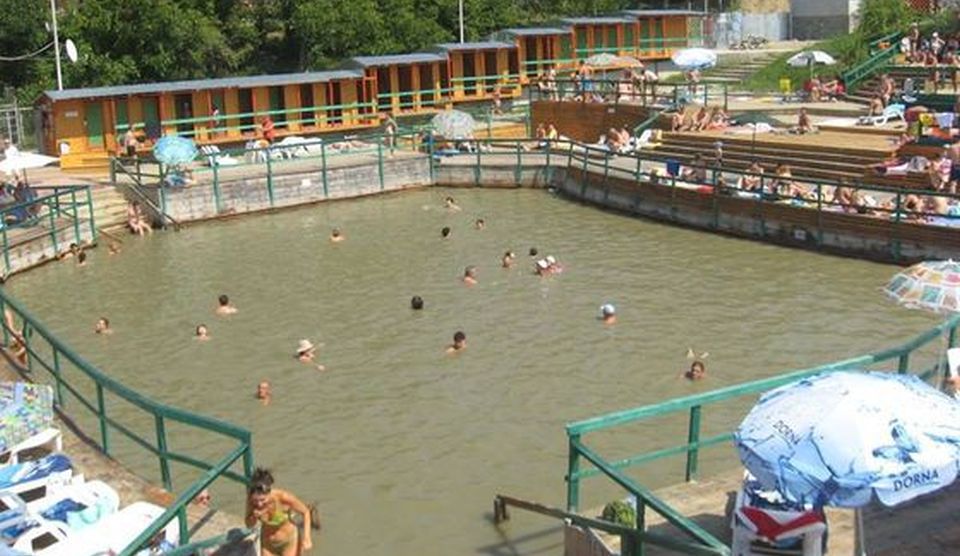 După ce au funcţionat 30 de ani neîntrerupt, Băile sărate de la Telega ...