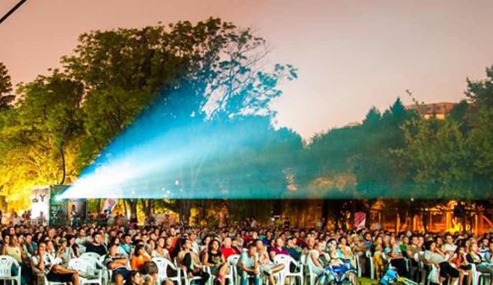 Cinema în aer liber, în Parcul Titan, din 20 august