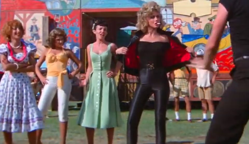 Suma uraşă pentru care s-a vândut celebrul costum din piele neagră ...