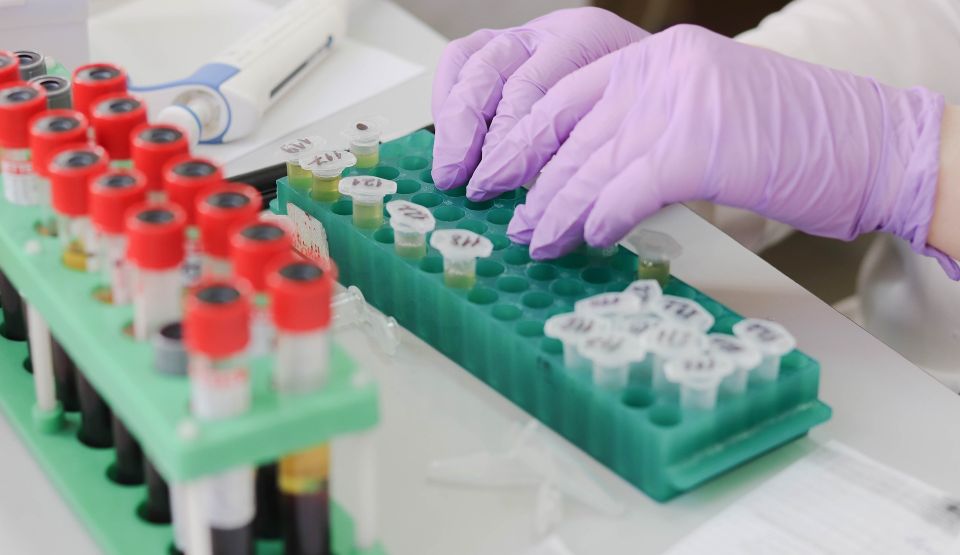 Un test de sânge poate identifica peste 50 de tipuri de cancer