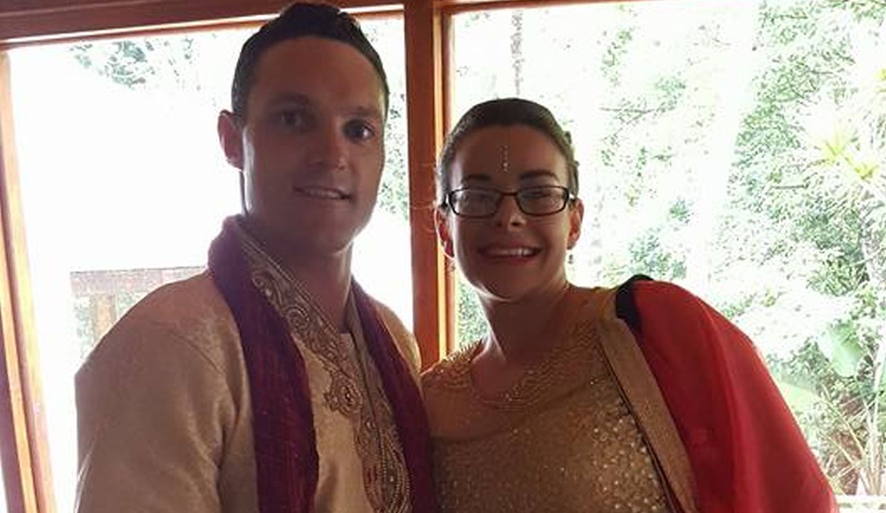 Bărbatul care a lovit cu pumnii rechinul pentru a-şi salva soţia: Nu ai ...